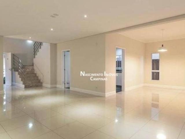 Casa de Alto Padrão com 3 Suítes, 249 m² à Venda por R$ 2.890.000