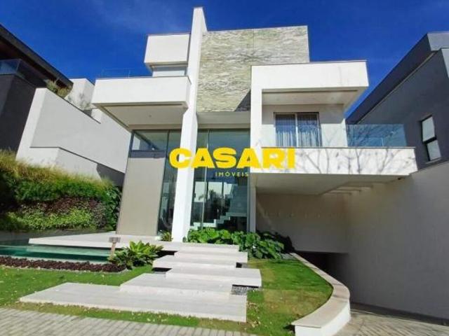 Casa de Alto Padrão com 3 Suítes à Venda no Espaço Cerâmica São Caetano do Sul/SP