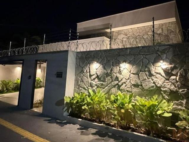 Casa de alto padrão com 3 suítes e escritório no Jardim Atlântico em Goiânia