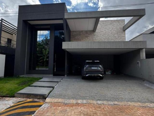 Casa de alto padrão com 3 suítes e 380m² Arniqueiras