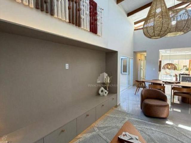 Casa de Alto Padrão com 3 Suítes, Home Office e Piscina Aquecida no Condomínio Florença em Nova Odes