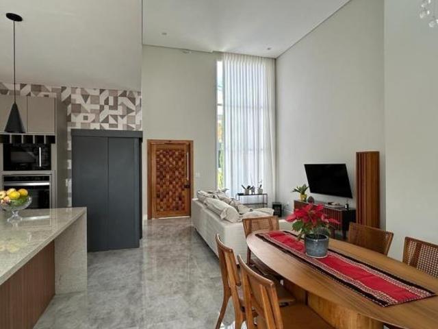 Casa de Alto Padrão com 3 Suítes, Jacuzzi e Mobiliada no Cyrela Landscape