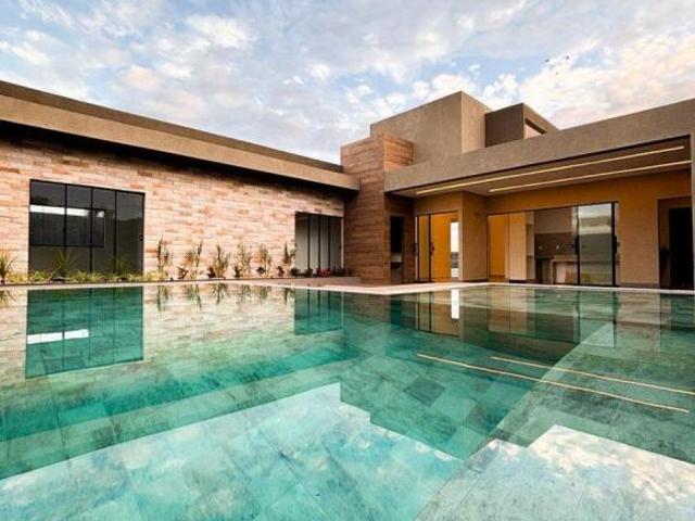 Casa de Alto Padrão com 3 Suítes, Piscina e Planejados em Todos os Ambientes