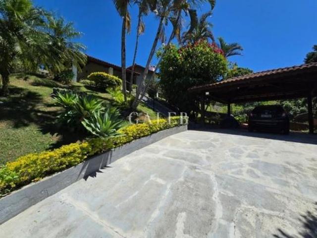 CASA DE ALTO PADRÃO COM TERRENO GRANDE, TÉRREA, DENTRO DE CONDOMÍNIO, PISCINA