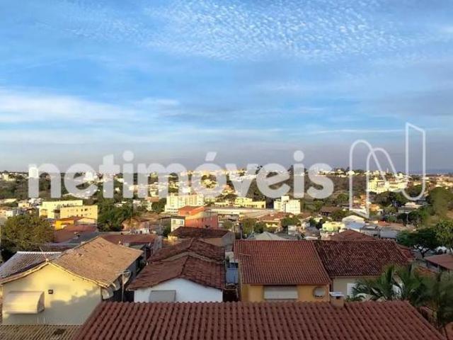 Casa de Alto Padrão com Vista Privilegiada em Contagem