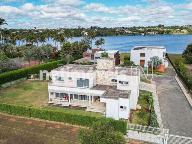 Casa de alto padrão, com acesso ao Lago Paranoá Lago Norte