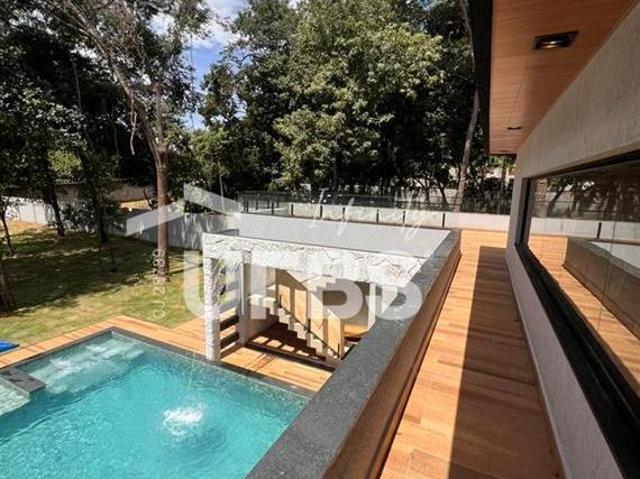 Casa de Alto Padrão com Design Exclusivo no Residencial Villa Verde, Senador Canedo