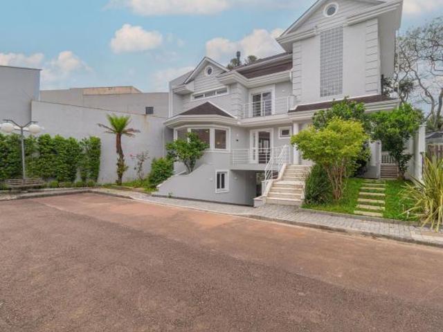 Casa de Alto Padrão com Elevador e Bosque Privativo no Paysage Excellence Portão, Curitiba