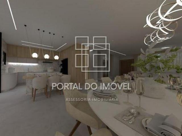Casa de Alto Padrão com elevador no Condomíni