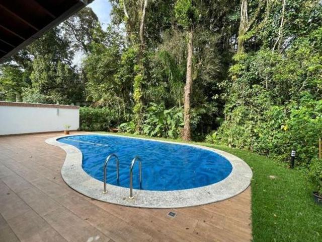 CASA DE ALTO PADRÃO COM LAZER E PRIVACIDADE