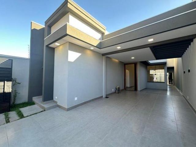 Casa de Alto Padrão com Piscina à Venda no Rita Vieira