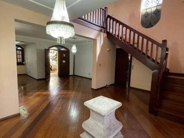 Casa de Alto Padrão com Piscina, Área Gourmet e Excelente Estrutura
