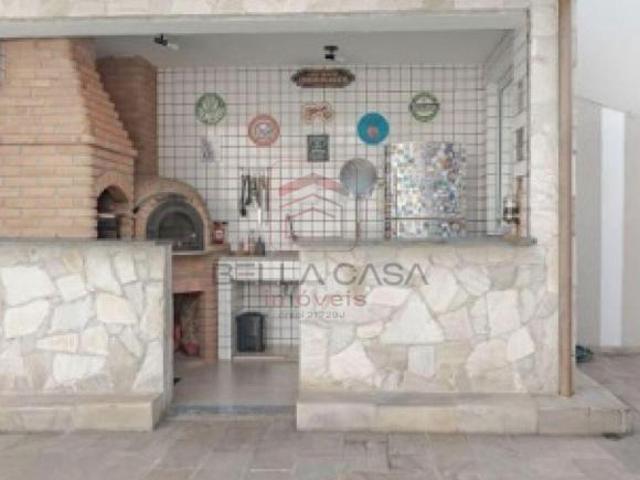 Casa de Alto Padrão com Piscina, Espaço Gourmet e 3 Suítes