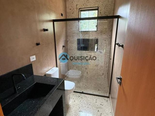 Casa de Alto Padrão com Piscina