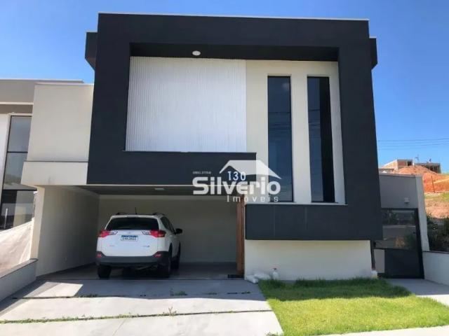 Casa de Alto Padrão Condomínio Malibu em Caçapava