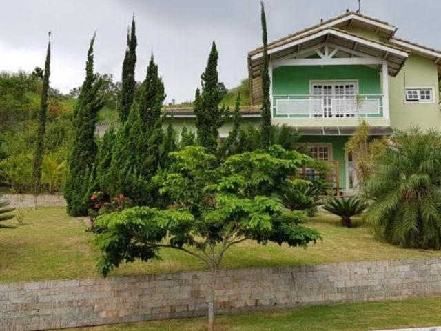 Casa de Alto Padrão Condomínio Terras de Santa Helena Jacareí 3 Dormitórios 1512m²