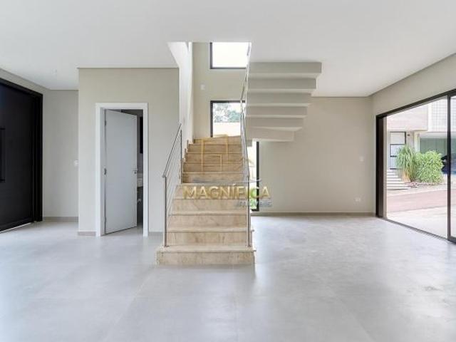 Casa de Alto Padrão de Esquina no Alto Boulevard |
