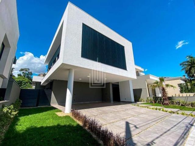 Casa de alto padrão disponível para venda no Condomínio Fechado Quinta do Sol em Foz do Iguaçu