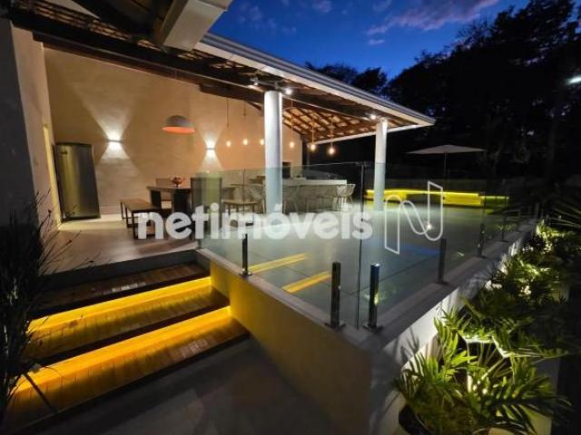 Casa de alto padrão e arquitetura contemporânea localizada no melhor condomínio