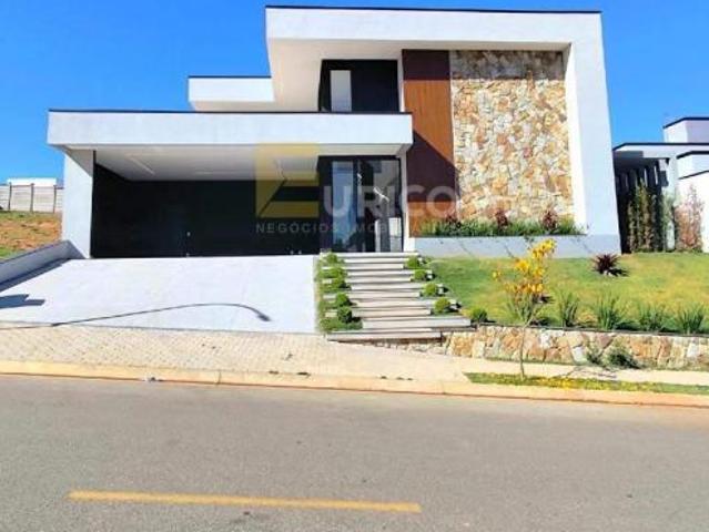Casa de Alto Padrão e recém construída á venda no condomínio Arboretum em Vinhedo/SP
