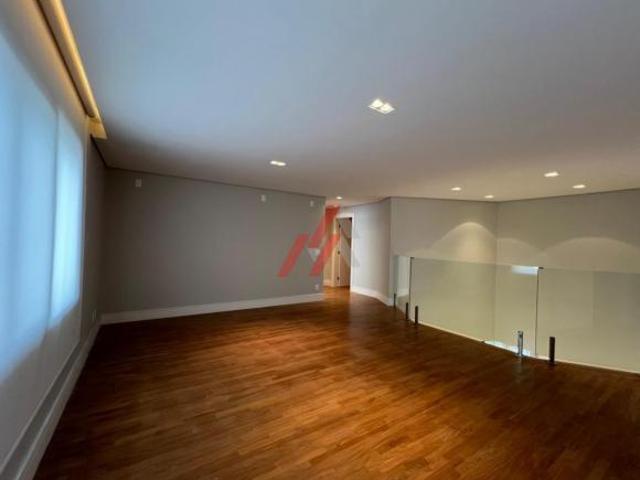 Casa de alto padrão em Alphaville Residencial Zero: 04 suítes, 3 salas, 03 banheiros, 6 vagas de gar