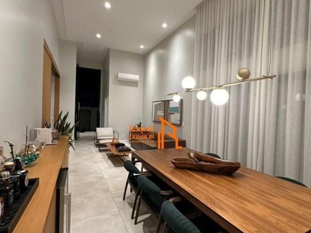 Casa de Alto Padrão em Arniqueiras Em Frente ao Dona de Casa
