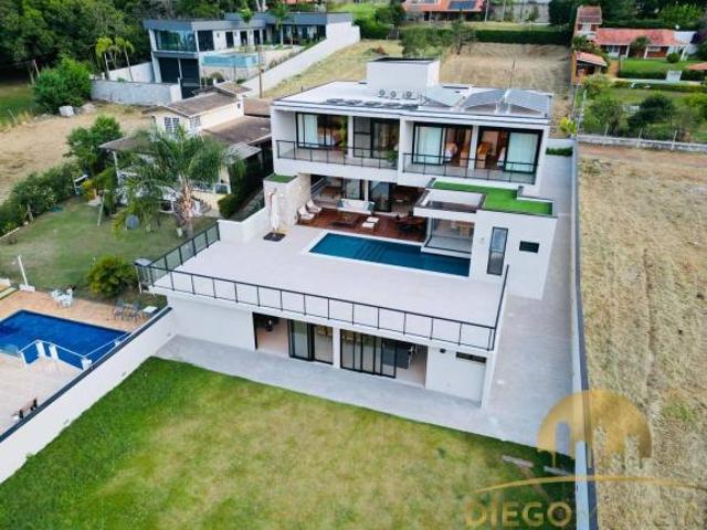 CASA DE ALTO PADRÃO EM BRAGANÇA PAULISTA – SP MARGEM PARA REPRESA