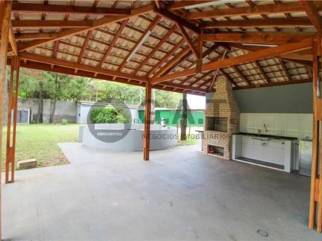 Casa de alto padrão em condomínio: 4 quartos, 2 suítes, 2 salas, 5 banheiros, 8 vagas na Vivendas do