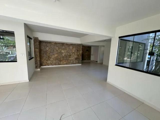 Casa de Alto Padrão em Condomínio com 350m² e 3 quartos em Piratininga Niterói