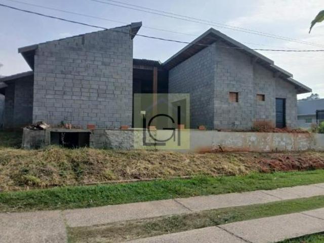 Casa de alto padrão em condomínio, 2 quartos, 2 suítes, 2 salas, 4 banheiros, 258,16 m² de área em S