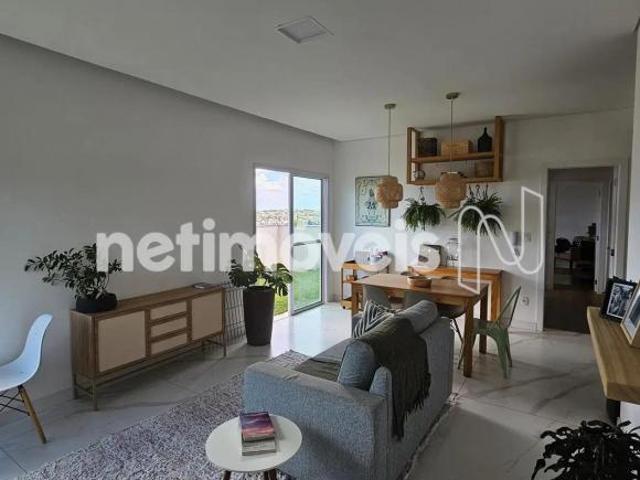 Casa de Alto Padrão em Condomínio