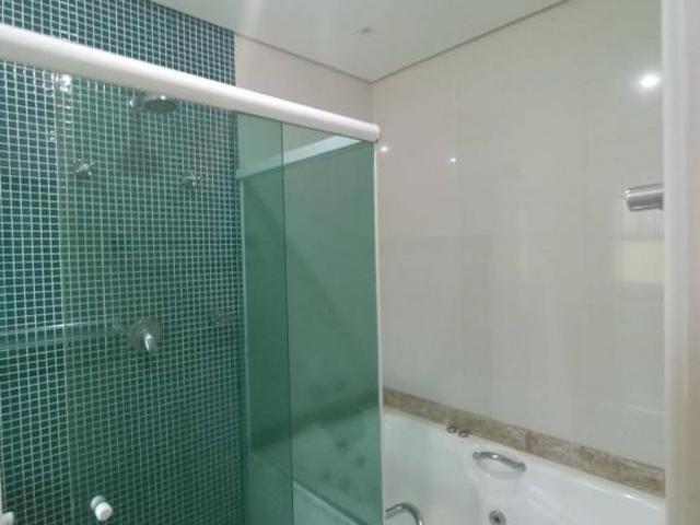 Casa de Alto Padrão em Condomínio 4 dormitório com suite Venda ou Locação