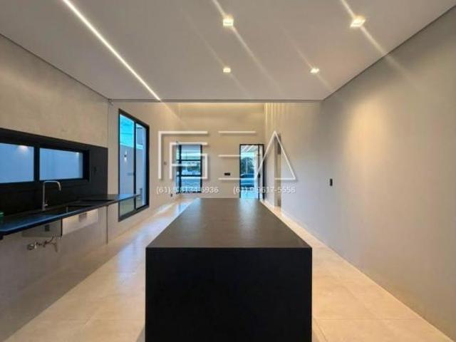 CASA DE ALTO PADRÃO EM CONDOMÍNIO