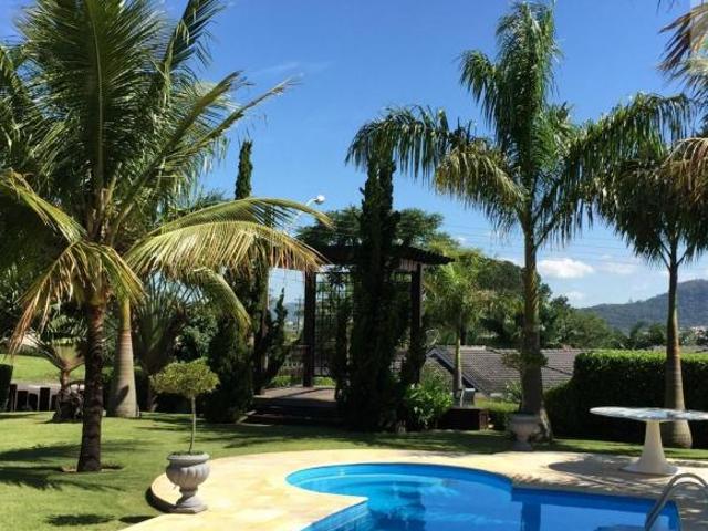 Casa de alto padrão em condomínio, com 3 quartos na cidade de Bragança Paulista SP, no Condomínio Ja