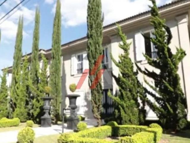 Casa de alto padrão em condomínio com 4 suítes e 1.000m² em Barueri SP, no Residencial Morada dos La