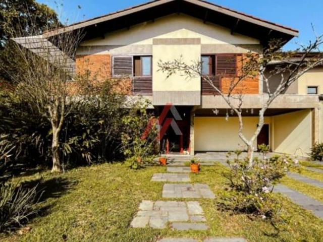 Casa de alto padrão em condomínio à venda em Alphaville, Santana de Parnaíba SP: 4 quartos, 2 suítes