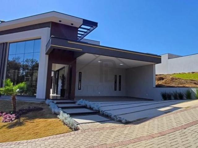Casa de alto padrão em condomínio à venda em Indaiatuba SP, bairro Colinas de Indaiatuba! 3 quartos