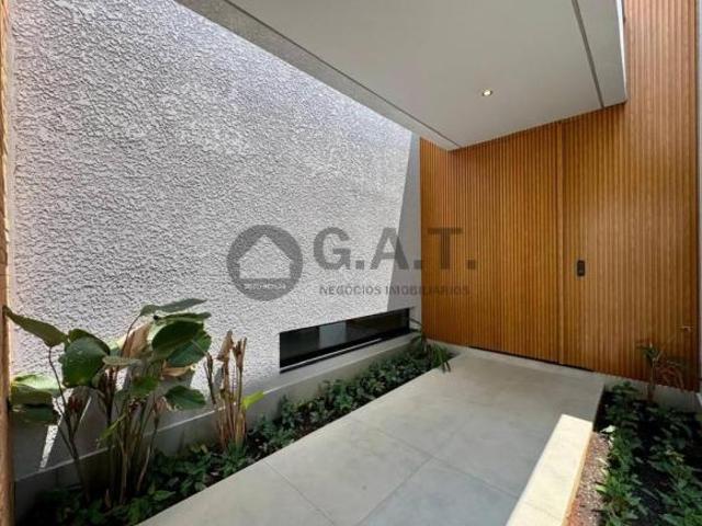 Casa de alto padrão em condomínio Alphaville Castello, Itu SP: 3 quartos, 3 suítes, 2 salas, 4 banhe