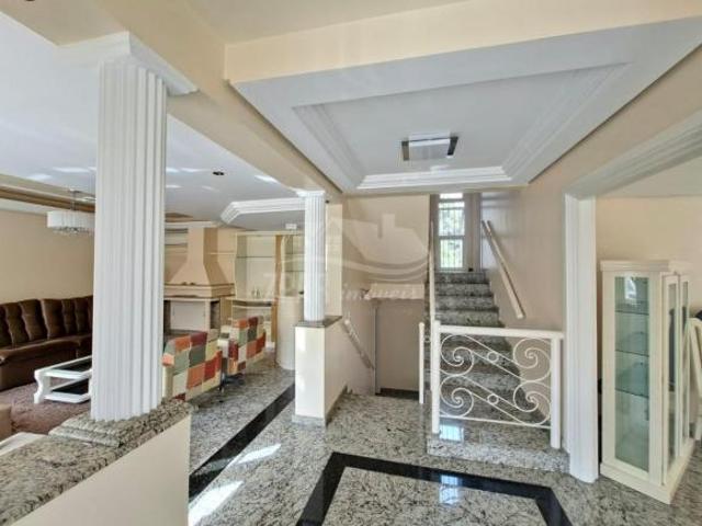 Casa de Alto Padrão em Condomínio Grünwald