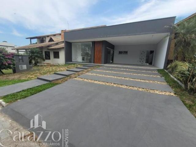 CASA DE ALTO PADRÃO EM CONDOMÍNIO FECHADO