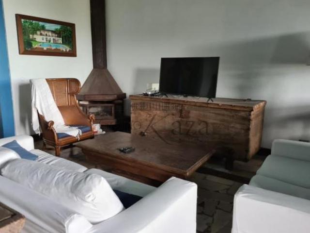 Casa de alto Padrão em condomínio fechado. uma das praias mais bonitas do país