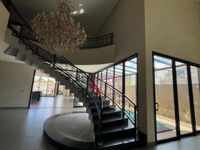 Casa de Alto padrão em Condomínio Fechado à Venda de 06 Quartos no Bairro Condomínio Vila Nova Jerus