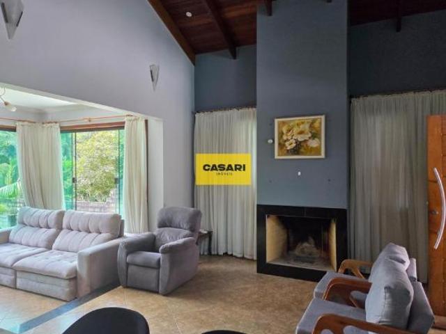 Casa de Alto Padrão em Condomínio Fechado André | 4 Dorms, 390m²– Jardim Clube d