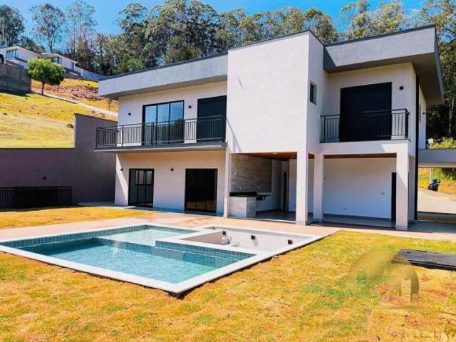 Casa de Alto Padrão em Condomínio Fechado – Atibaia
