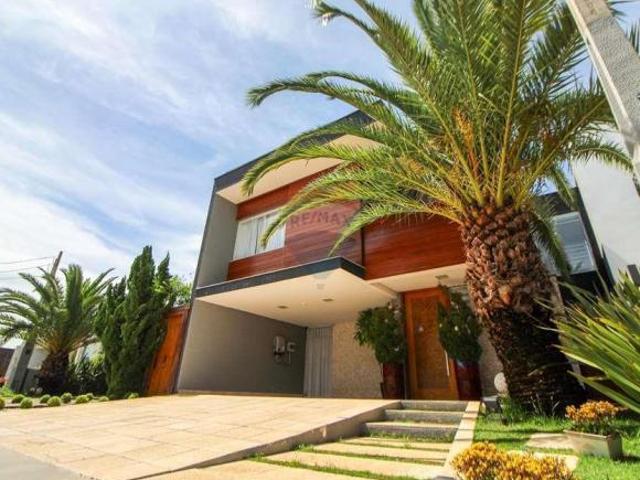 Casa de Alto Padrão em Condomínio Fechado com Piscina e Espaço Gourmet, 3 Suítes, Votorantim SP