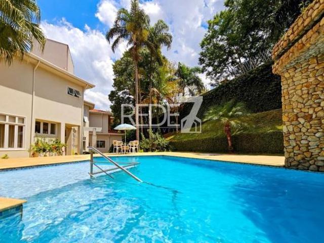 Casa de Alto Padrão em Condomínio Fechado em Campinas SP: 6 Quartos, 4 Suítes, Área de 750m² com Inf