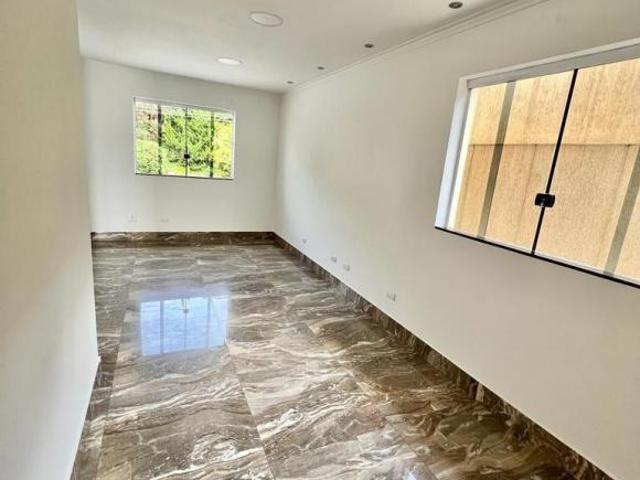 Casa de alto padrão, em condomínio fechado na cidade de Arujá SP