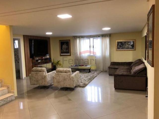 CASA DE ALTO PADRÃO EM CONDOMÍNIO FECHADO NO HORTO POSSUI 4 DRMITÓRIOS, SENDO 2 SUÍTES+ LAZER