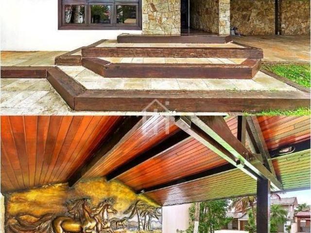 Casa de Alto Padrão em Condomínio Fechado no Maitinga!