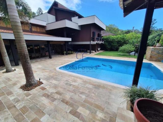 Casa de alto padrão em condomínio fechado no Park Imperial Caraguatatuba/SP